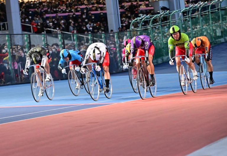 【KEIRINグランプリ2022】脇本雄太選手がグランプリ初制覇！！ | 競輪選手・レース情報メディア けいりんマルシェ